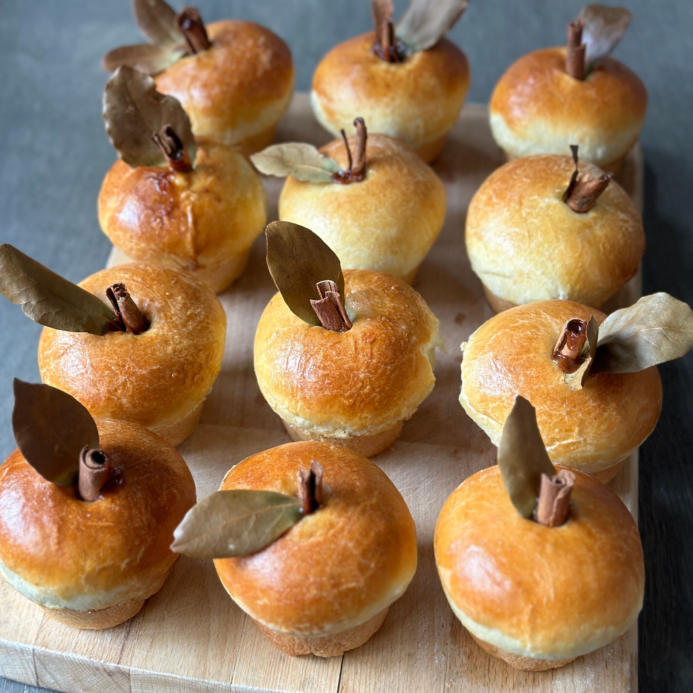 Apple Shaped and Stuffed Challah Rolls x Rosh Hashana | Seasonal Events ...